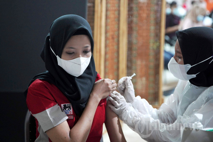 Vaksinasi Covid-19 bagi Pekerja Ritel, Foto 9 #1884018 - TribunNews.com