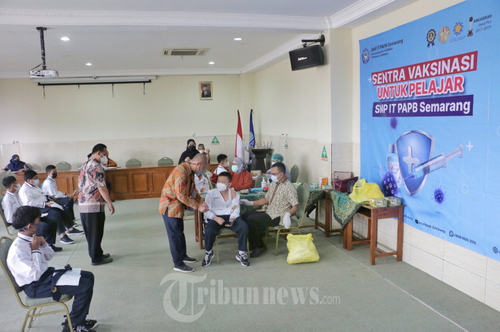 Vaksinasi Tahap Dua Bagi Pelajar SMP IT PAPB Semarang, Foto 6 #1895870 ...