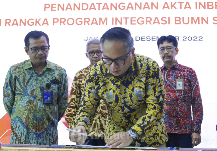 Wakil Menteri BUMN II Lakukan Penandatanganan Akta Inbreng, Foto 2 ...