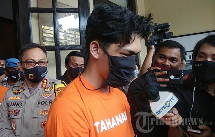Youtuber Ferdian Paleka Akhirnya Berhasil Dirungkus Polisi, Foto 4 ...