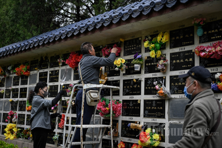 Ziarah Makam Umat Khonghucu saat Festival Qingming, Foto 5 #1962608 ...