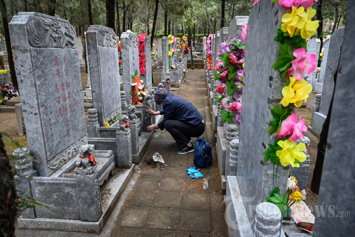 Ziarah Makam Umat Khonghucu saat Festival Qingming, Foto 6 #1962609 ...