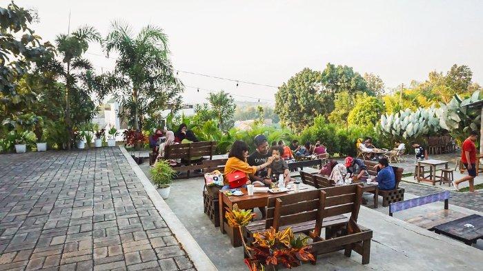 Bukit Delight Cafe Malang - TribunnewsWiki.com