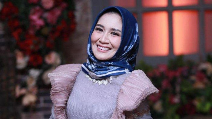 Profil Dine Mutiara CEO Rumah Sakit AMC yang Kini Jadi Istri Sahrul ...
