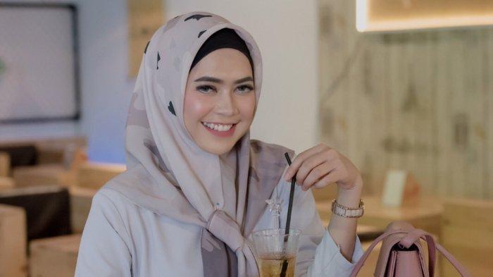 Fatma Sari Zar - TribunnewsWiki.com