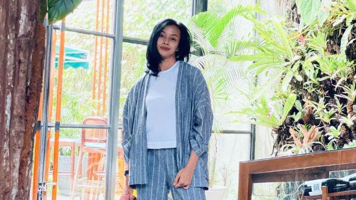 Hesti Putri - TribunnewsWiki.com