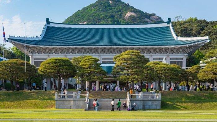 Blue House (Istana Biru) - TribunnewsWiki.com