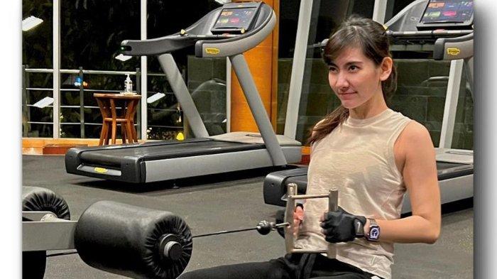 Kenny Mayang Sari - TribunnewsWiki.com