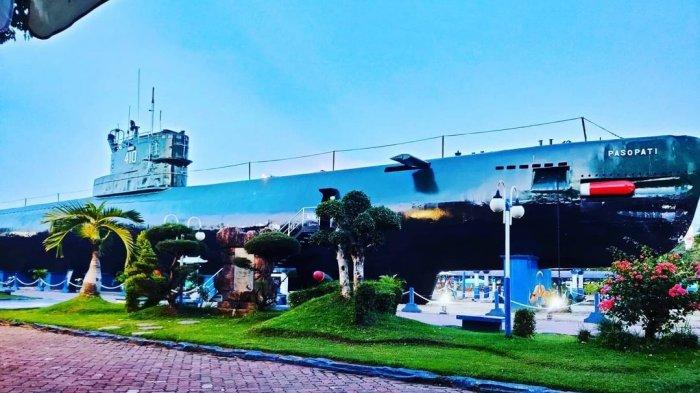 Monumen Kapal Selam (Monkasel) Surabaya - TribunnewsWiki.com