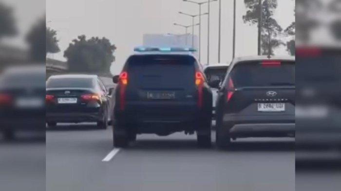 Viral Video Pajero Pelat Polisi Berstrobo Ugal-ugalan di Tol, Pepet Mobil Warga hingga Nyaris ...