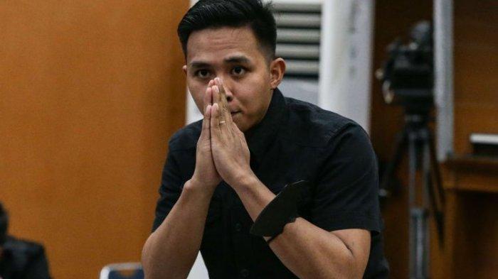 Divonis 1 Tahun 6 Bulan Penjara, Richard Eliezer Menangis, Pengunjung Sidang Bersorak Sukacita ...