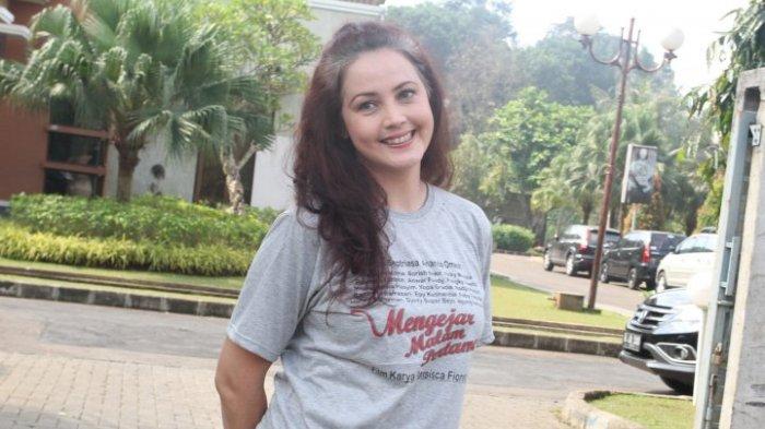 Rowiena Umboh - TribunnewsWiki.com