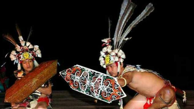 Tari Monong - TribunnewsWiki.com