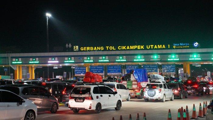 Antisipasi Kepadatan Lalu Lintas, Jasa Marga Terapkan One Way di Jalan Tol Trans Jawa ...