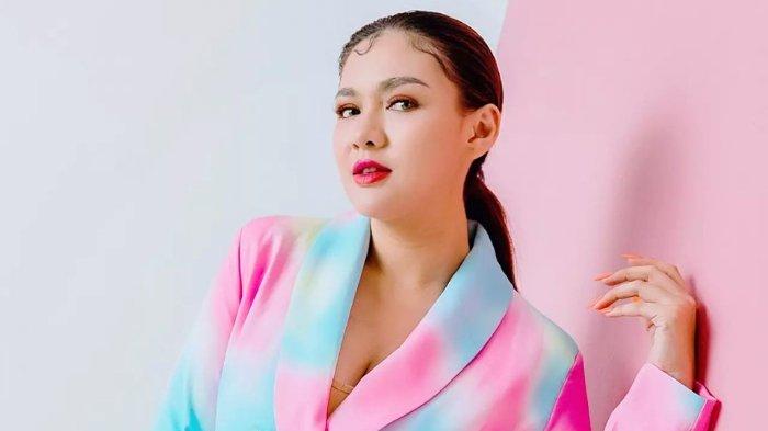 Vicky Shu - TribunnewsWiki.com