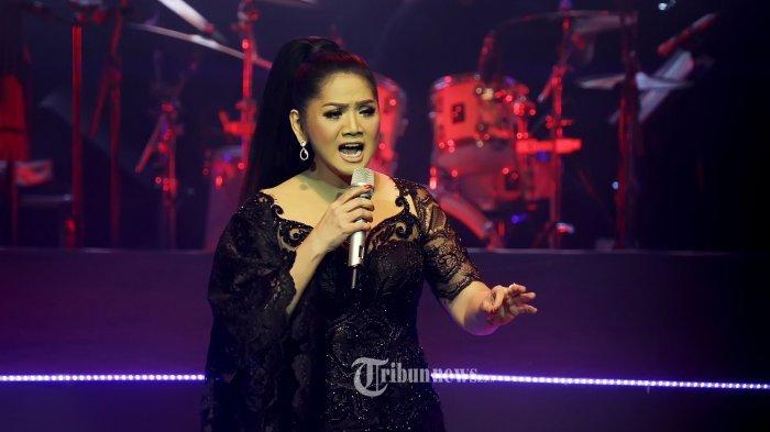 Vina Panduwinata - TribunnewsWiki.com