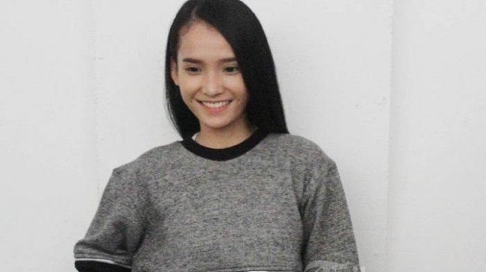 Adila Fitri - TribunnewsWiki.com