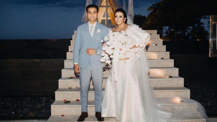 Beda Usia 17 Tahun, Intip Momen Harmonis Ajun Perwira & Jennifer Jill ...