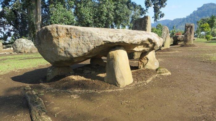 Situs Batu Berak Lampung - TribunnewsWiki.com