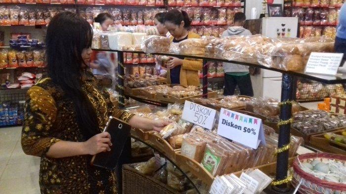 Tetap Eksis, Ini Dia 5 Toko Roti Legendaris di Indonesia yang Wajib ...