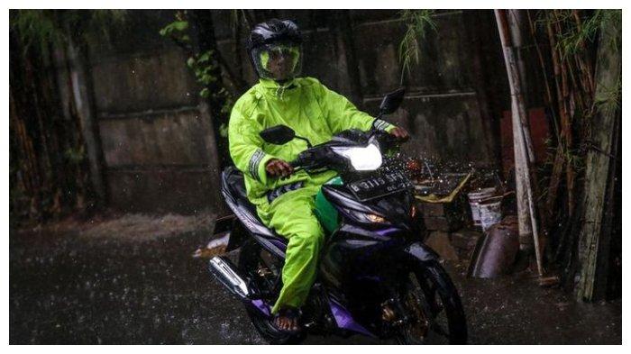 Memasuki Musim Hujan, Kamu Perlu Perhatikan Beberapa Hal Ini Saat Memilih Jas Hujan ...