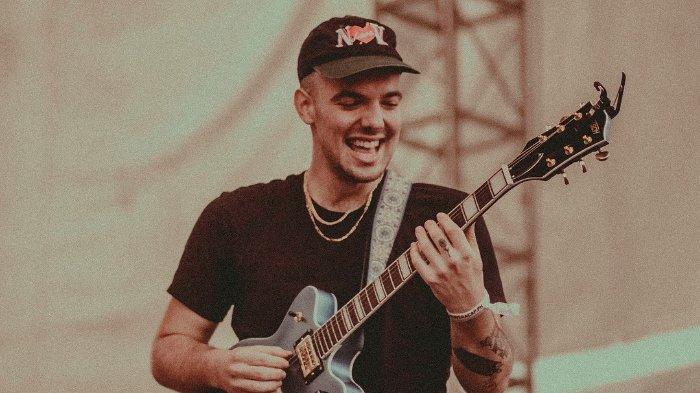 Mac Ayres - TribunnewsWiki.com