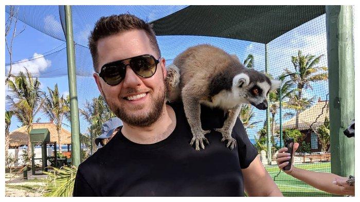 Mark Manson - TribunnewsWiki.com