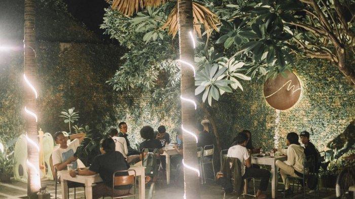 Sajikan Kopi Sogem dan Es Kacau, Moeng Kopi Surabaya Kini Hadir di Solo ...