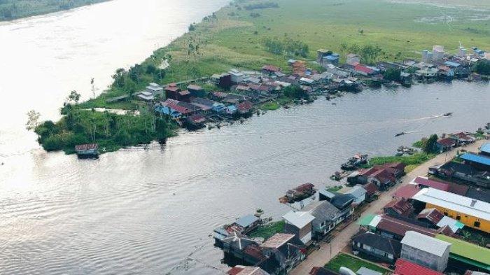 Muara Kaman, Kabupaten Kutai Kartanegara, Kalimantan Timur ...