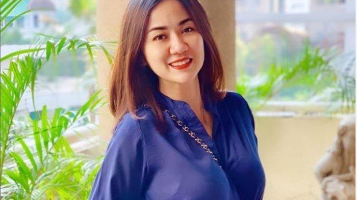 Fakta Menarik Ernie Judojono, Wanita Usia 50an dengan 3 Anak, Viral Dipanggil Tante Pemersatu ...