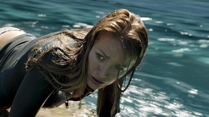 FILM - The Shallows (2016) - TribunnewsWiki.com