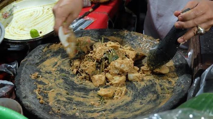 Tipat Cantok - TribunnewsWiki.com