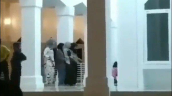 Viral Empat Wanita Buat Video Joget TikTok di Masjid, Pelaku Akui Terinspirasi Pengunjung Lain ...