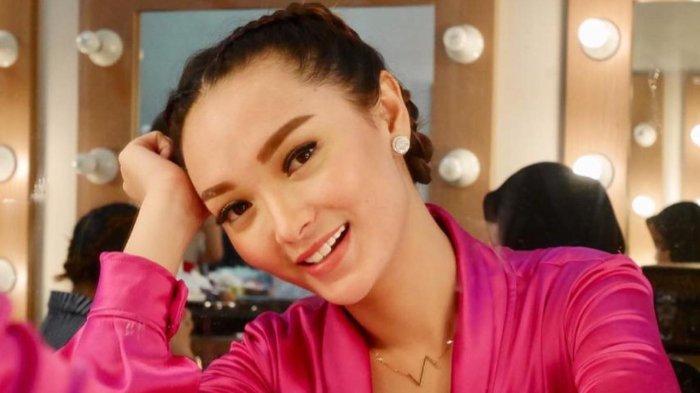 Zaskia Gotik - TribunnewsWiki.com