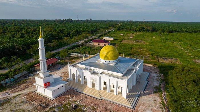 Indahnya Dua Masjid yang Baru Dibangun di Siak Ini, Berarsitektur ...