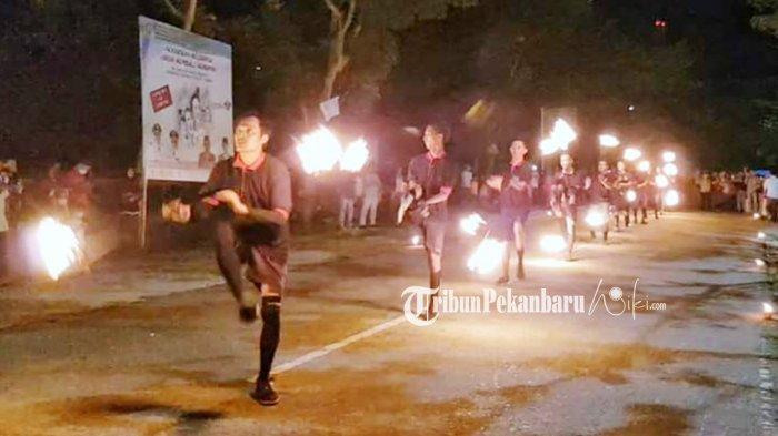 Tarian Api Warnai Pembukaan Festival Lampu Colok di Kepulauan Meranti ...
