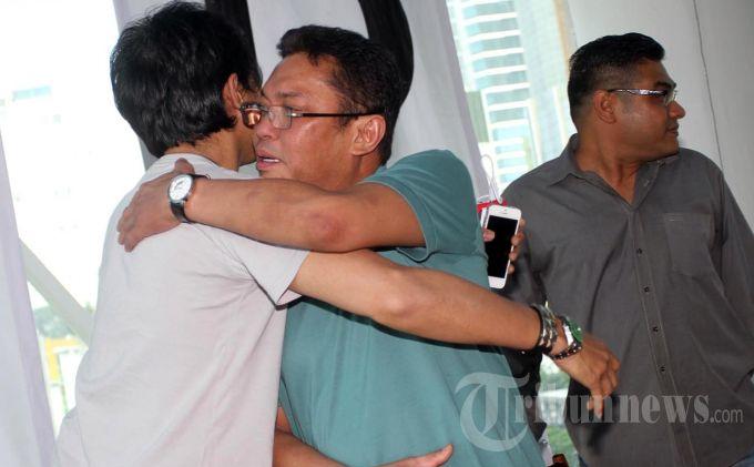Adiguna Sutowo Mengakui Selingkuh dengan Flo - Wartakotalive.com