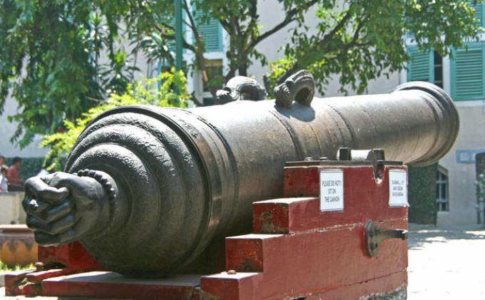 Meriam si Jagur Pindah ke Taman Fatahillah - Wartakotalive.com
