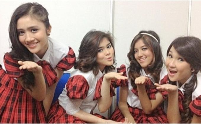 Personel Blink Beri Dukungan untuk Priscilla - Wartakotalive.com