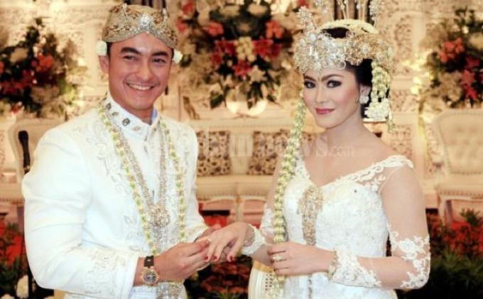 Mengenal Sosok Sherrin Tharia yang Menguggat Cerai Zumi Zola, Mengapa ...