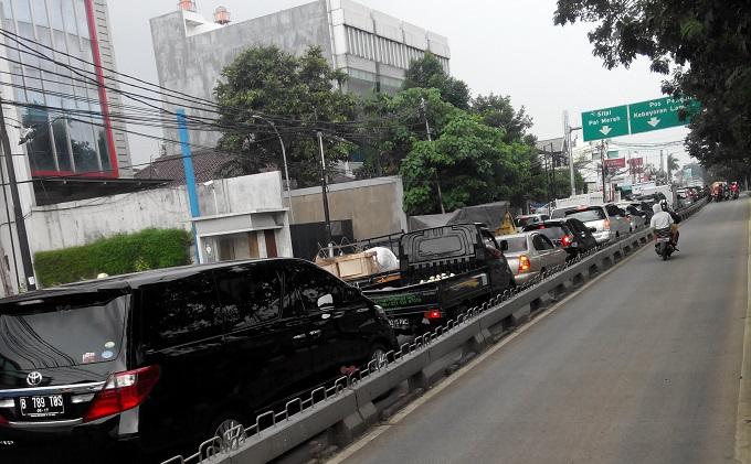 Pukul 11.00 Jalan Raya Panjang, Kebon Jeruk Macet - Wartakotalive.com