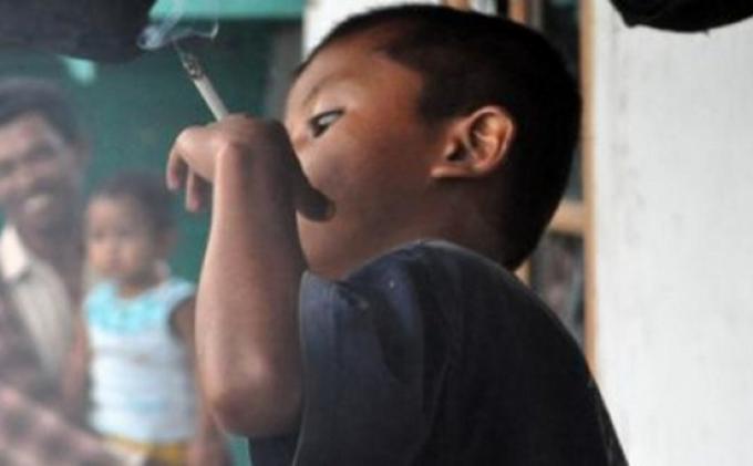 Awas, Ortu Ajari Anak Merokok Bisa Dilaporkan - Wartakotalive.com