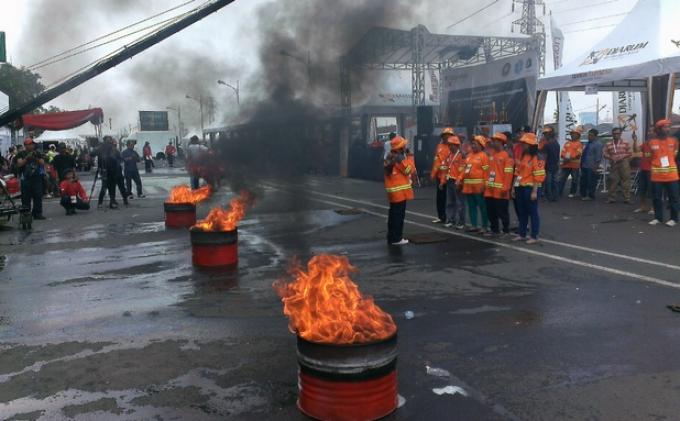 Inilah Cara Tepat Jinakkan Api Kebakaran - Wartakotalive.com