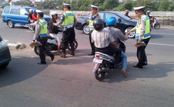 Jangan Melintas Fly Over Pesing Jakarta Barat - Wartakotalive.com