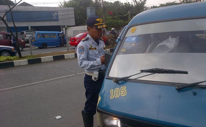 50 Angkot Depok Kena Razia - Wartakotalive.com