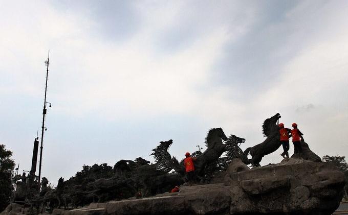 Sejarah Jakarta: Patung Arjuna Wijaya, Dibuat Soeharto Kini Jadi Lokasi ...