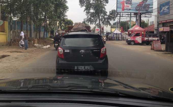 Jalan Hasyim Ashari Padat - Wartakotalive.com