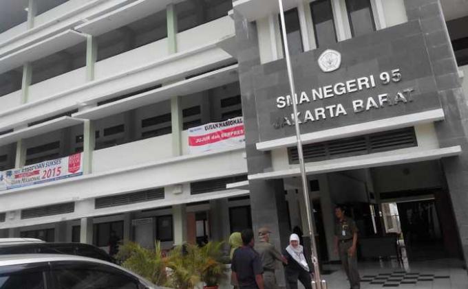 Peserta UN di SMAN 95 Jakarta Barat Hadir Semua - Wartakotalive.com