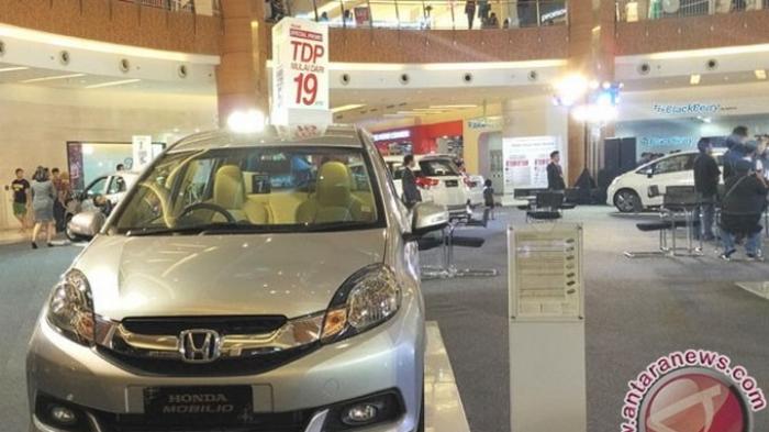 Honda Padati Booth IIMS dengan Mobil-Mobil Limited Edition ...