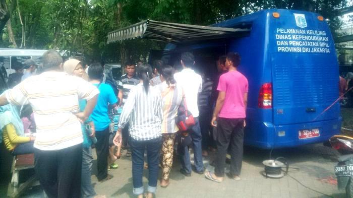 Ada Layanan KTP Mobile di Kantor Wali Kota Jaktim - Wartakotalive.com